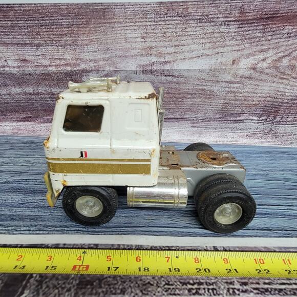 ERTL | Toys | Vintage Ertl Pressed Steel Jimmy Deans Cabover Semi Truck ...